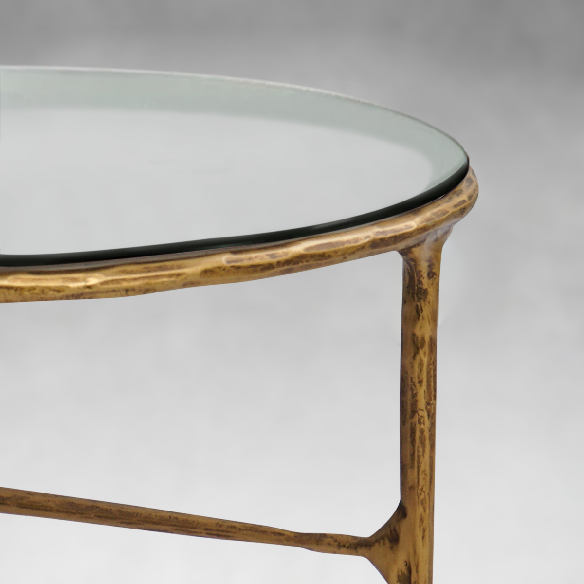 Thaddeus Glass Round Coffee Table 3 Legs 35" – Scuethyee